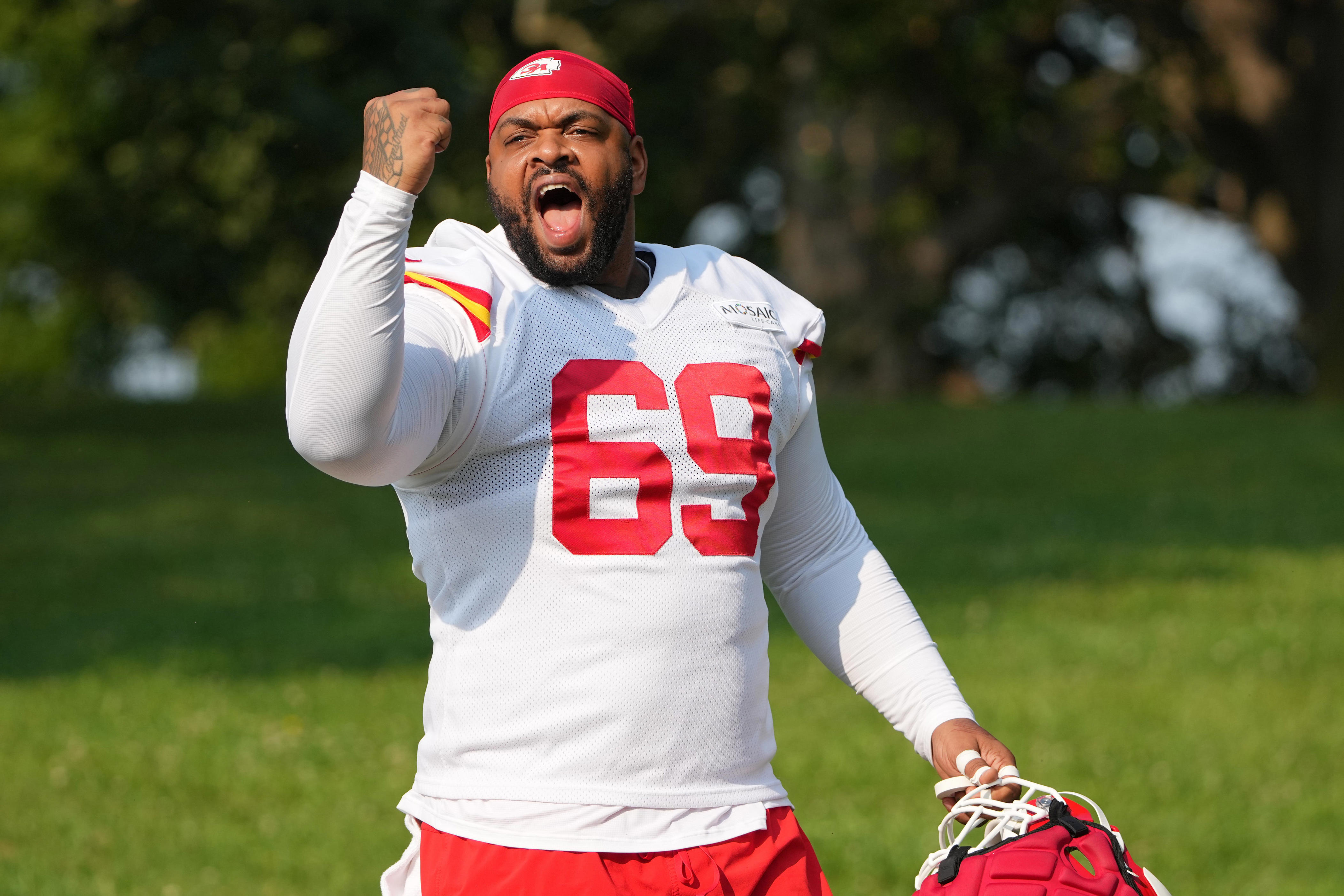 Kansas City Chiefs re-sign veteran DL, Super Bowl LVIII hero Mike Pennel