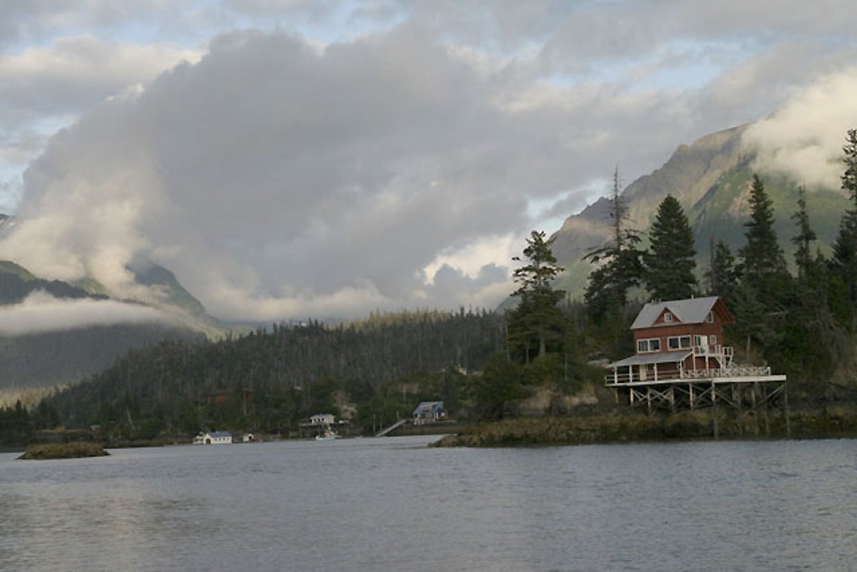 All three passengers found alive after small plane goes missing over Alaska