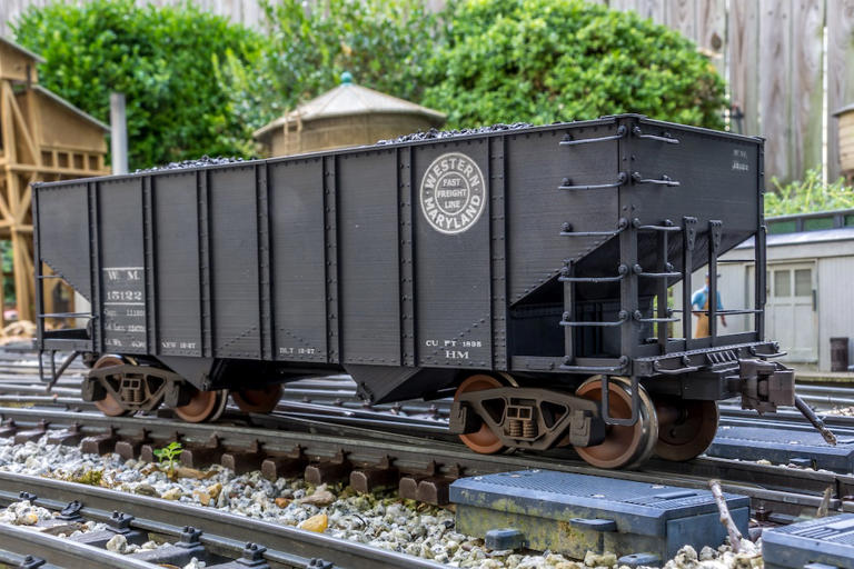 3-D printed U-channel hopper cars
