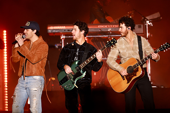 Jonas Brothers returning to Wrigley Field this summer for anniversary tour