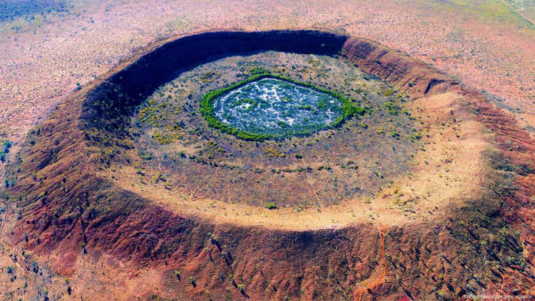 Descubren en Australia el cráter de meteorito más antiguo del mundo