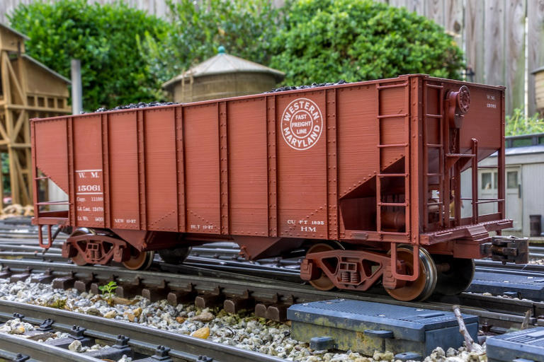 3-D printed U-channel hopper cars