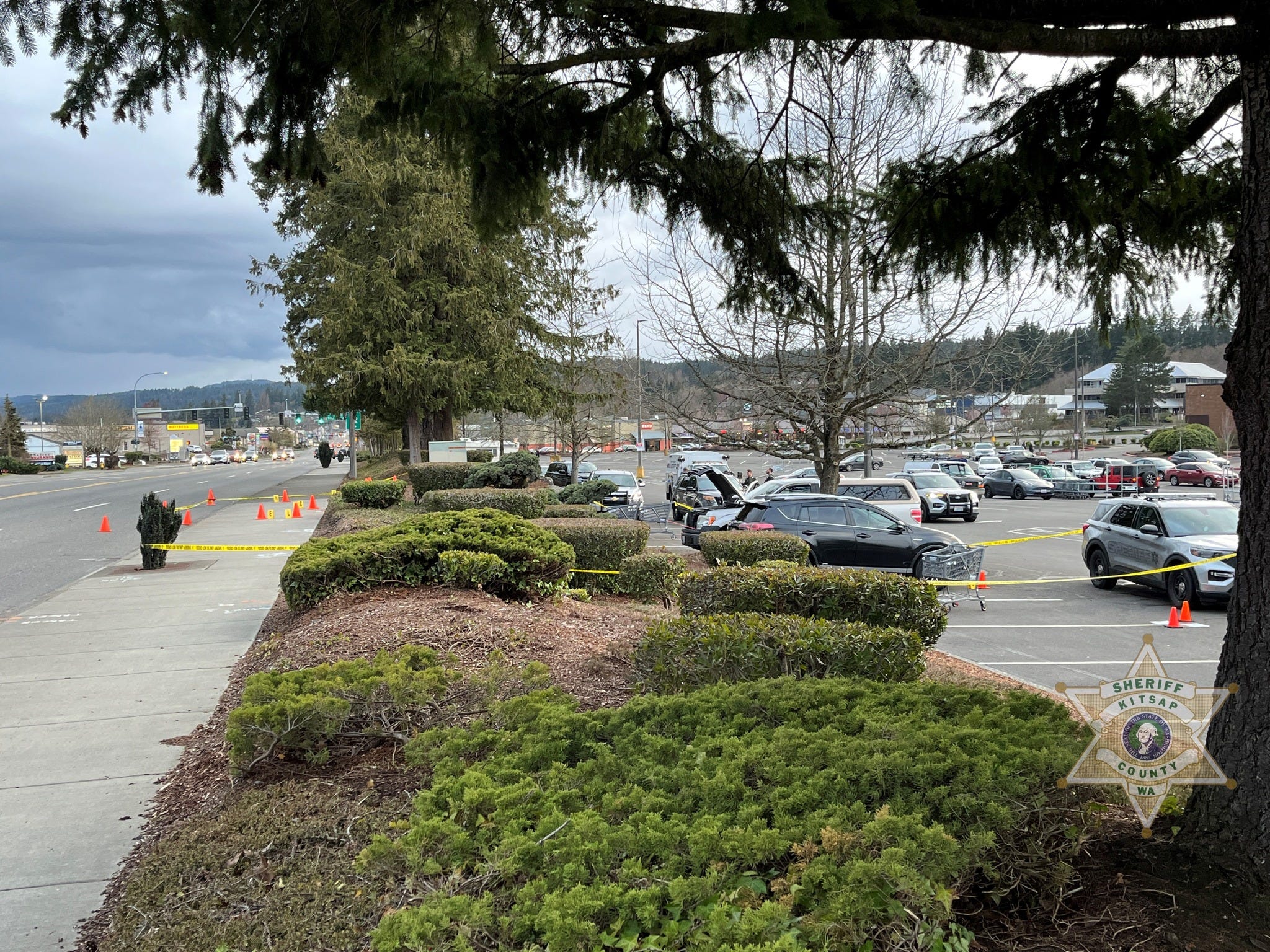 Argument reportedly led to shooting at mall parking lot, 2 teenage ...