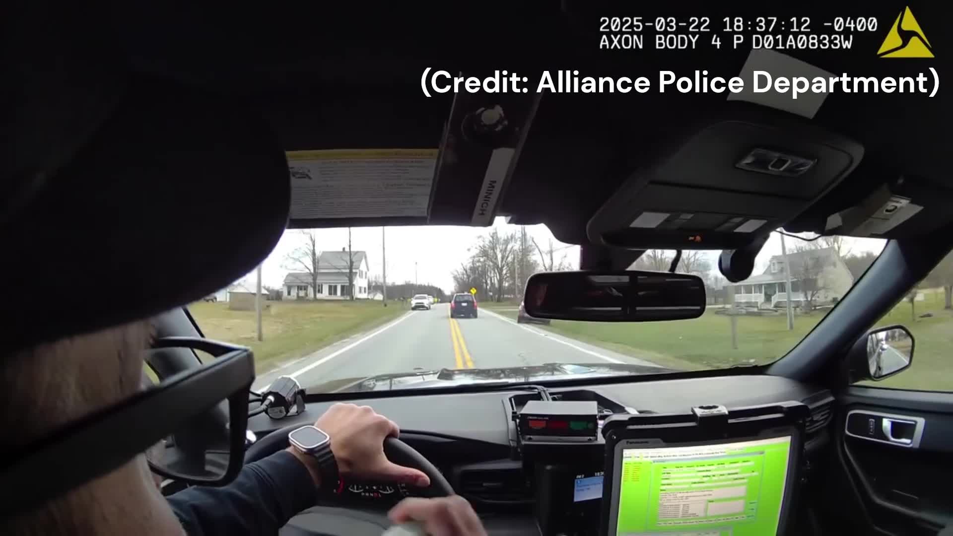 Alliance police chase: Man throws things at officers