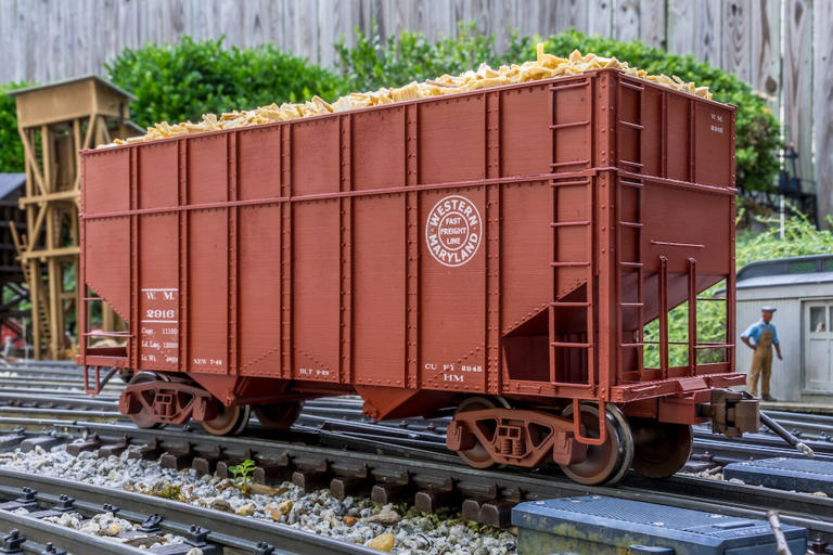 3-D printed U-channel hopper cars