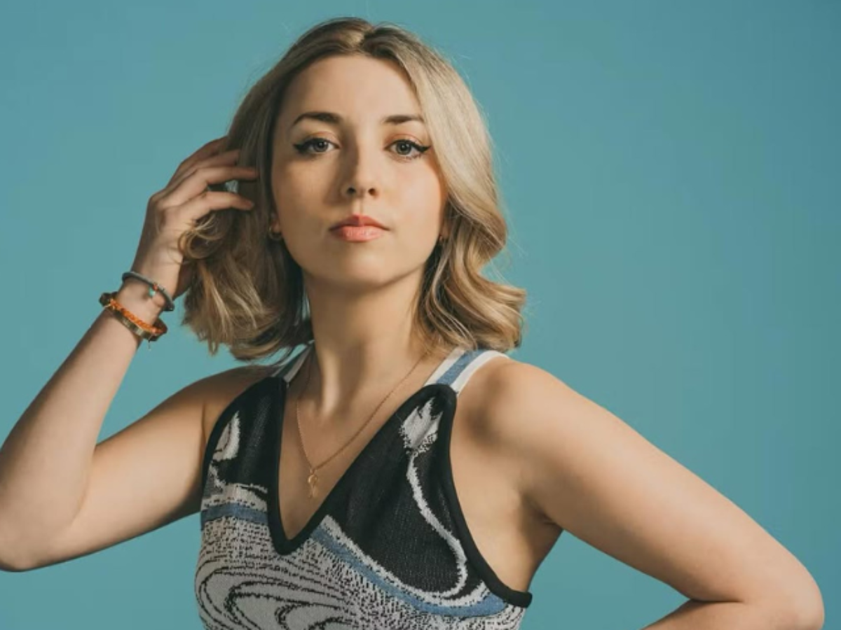 TikTok star Kat Abughazaleh challenges long-time Democrat in Illinois ...