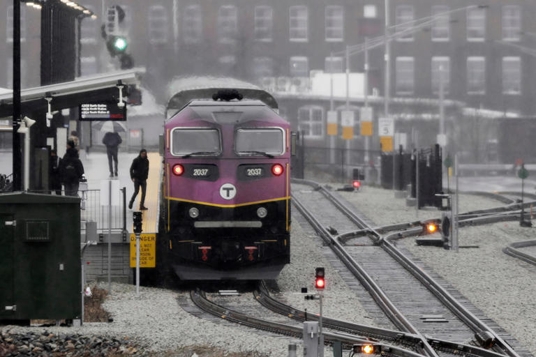 South Coast Rail's first weekend: What's the schedule? What apps do you ...
