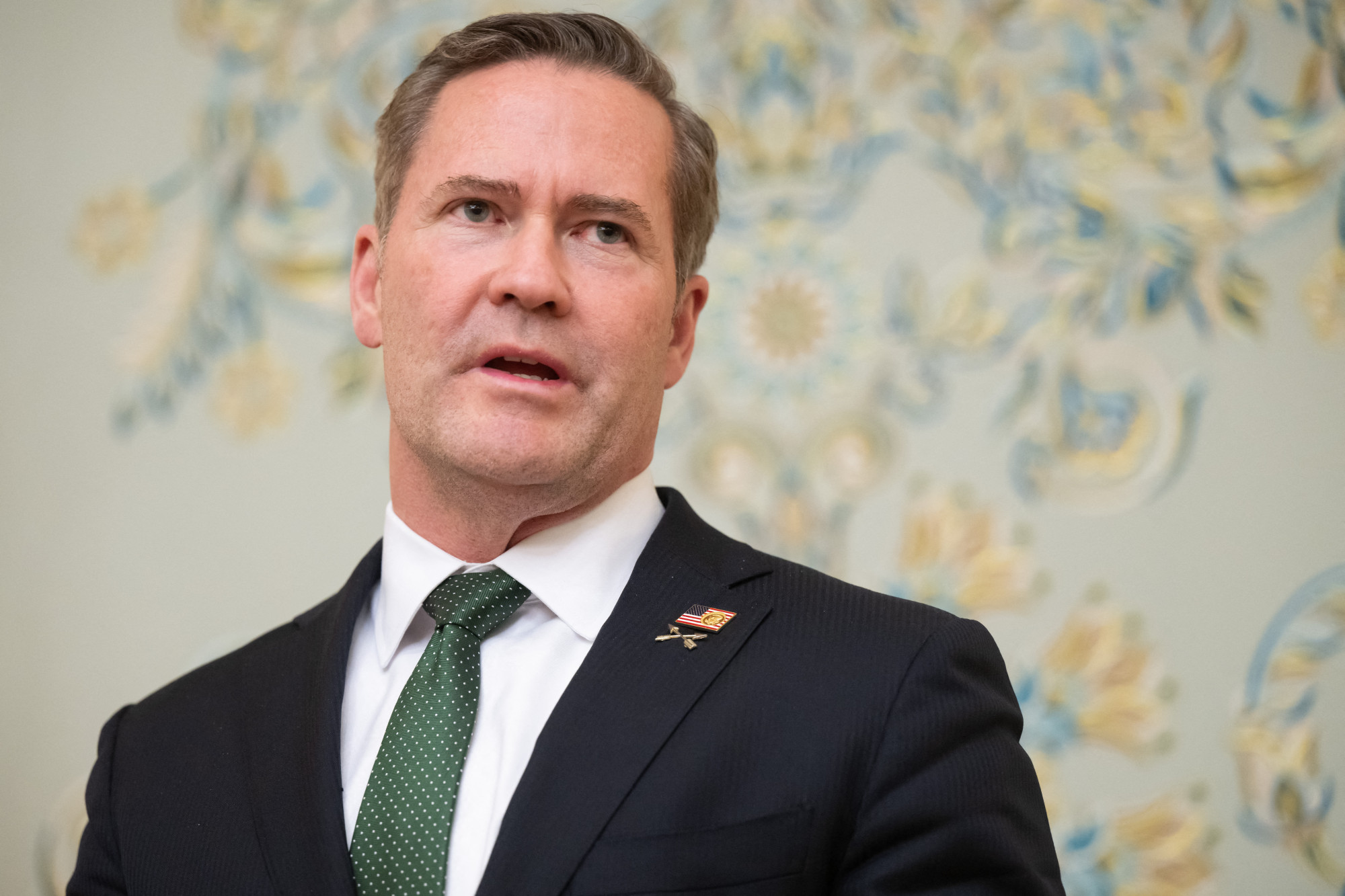 Csupasz pisztoly 4.: Amerika csúcsvezetése véletlenül felvett egy újságírót a chatcsoportba ...