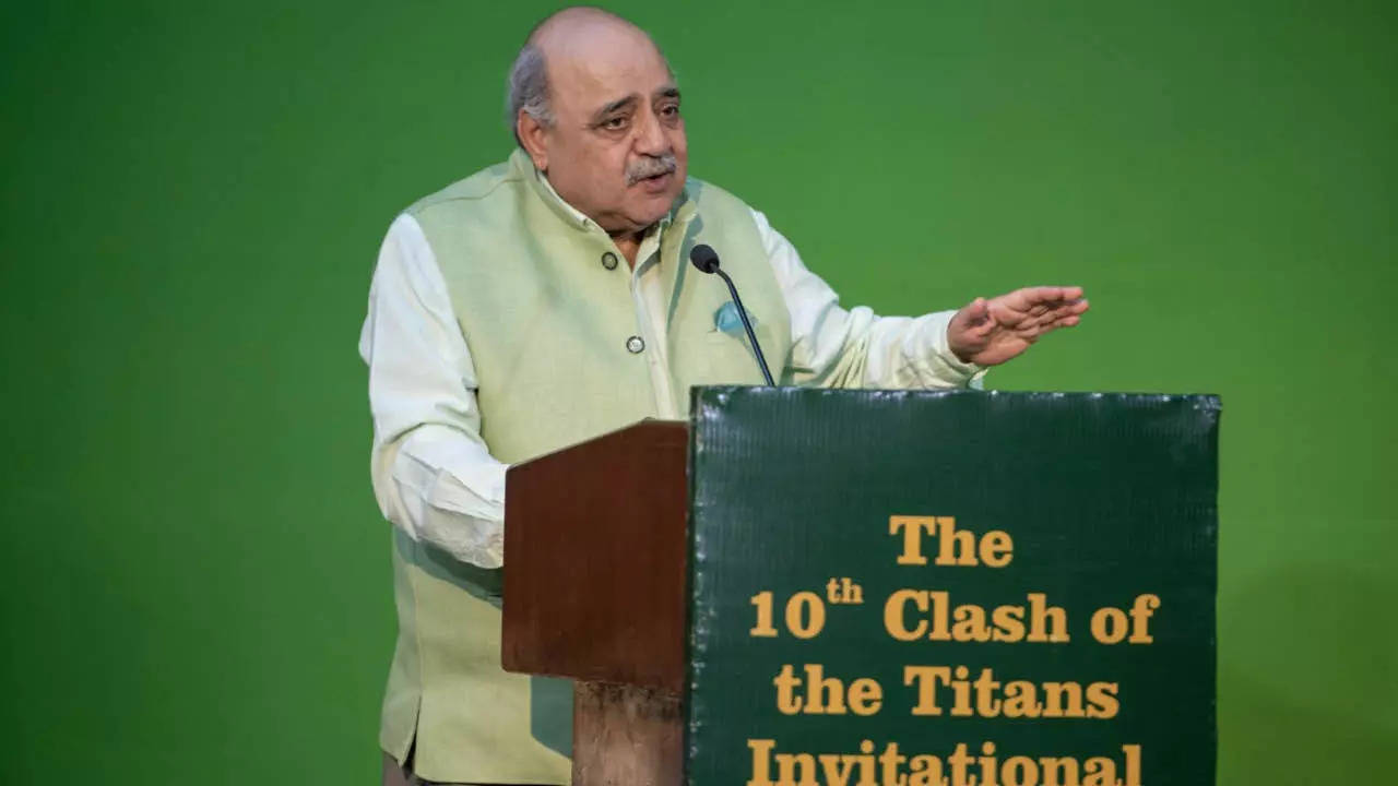 Hindu College OSA hosts 10th Clash of the Titans Debate