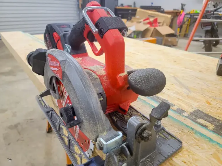 DeWalt 20V Max vs Milwaukee M18 Fuel Circular Saw Review