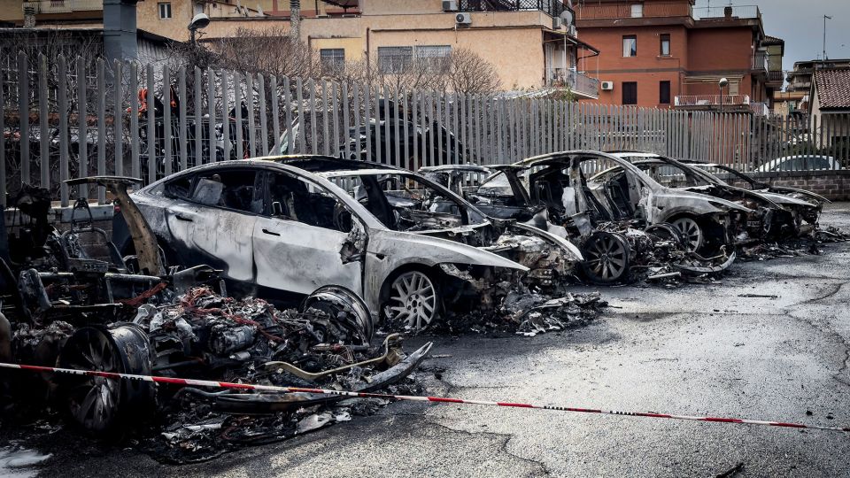 Fire at Tesla dealership near Rome destroys 17 cars