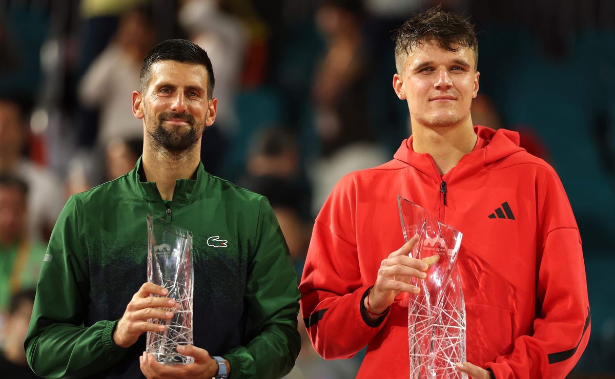 Campeón gracias a “un almuerzo”: La curiosa historia de Jakub Mensik tras vencer a Djokovic