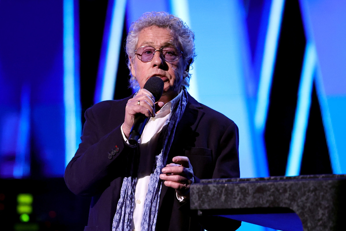 Legendary Rock Singer Announces He’s Going Deaf and Blind