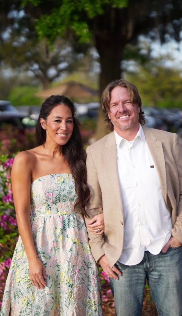 Joanna Gaines turns heads in strapless dress for special outing with ...