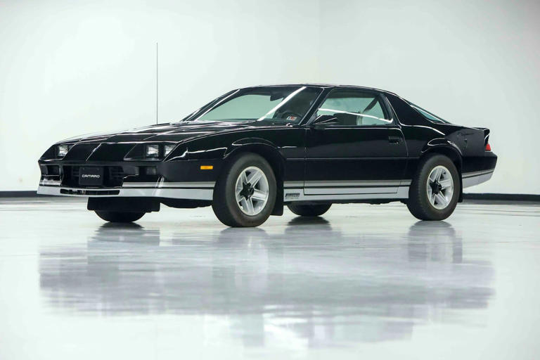 Time Capsule: 303-Mile 1984 Camaro Z28 Offers Pristine Example of 1980s ...