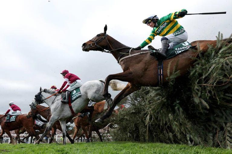 Grand National 2025 racegoers given police update as Aintree hit by ...