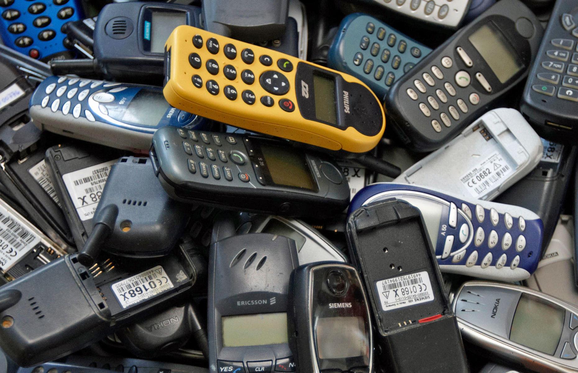 25 Valuable Old Cell Phones You May Have At Home