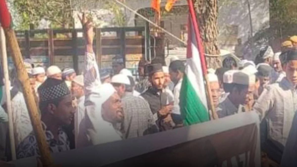 Rajasthan: Youths raise pro-Palestine slogans, wave flags at Baran Eidgah