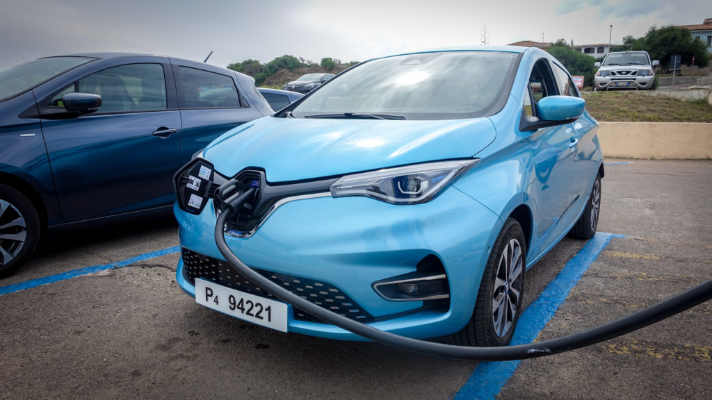 La Renault Zoé peut « détruire la borne, voire tous les véhicules ...
