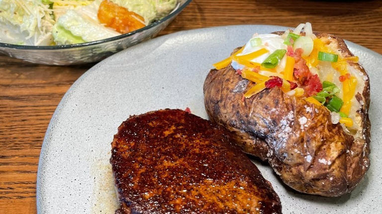 13 Chain Restaurants With The Best Loaded Baked Potatoes
