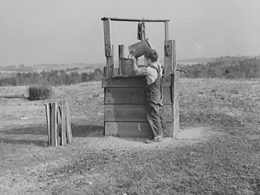 14 Common Chores from the Past That Taught Kids Responsibility the Hard Way