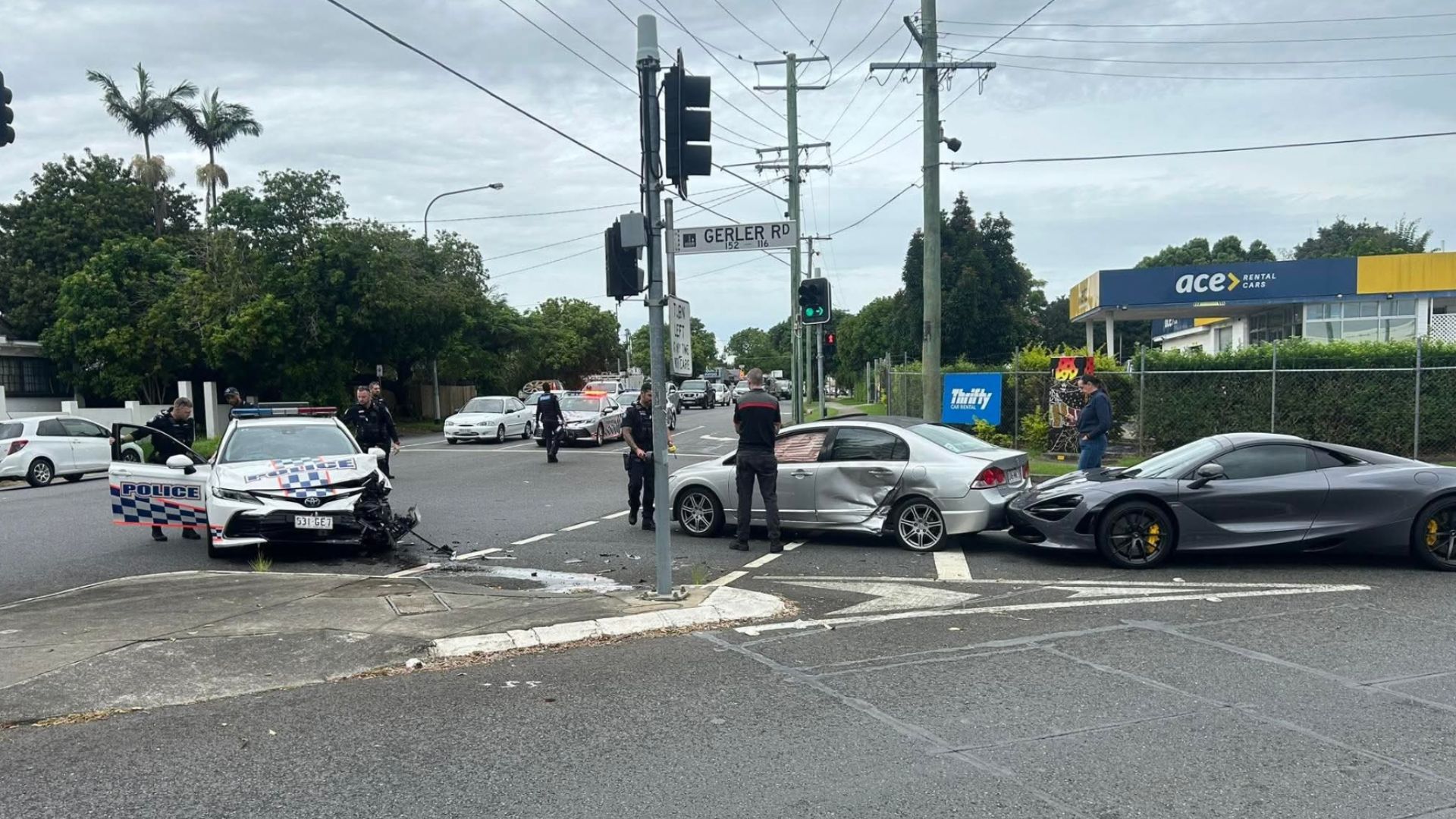 McLaren Supercar Spotted in Brisbane Bungle with Bonus Cop