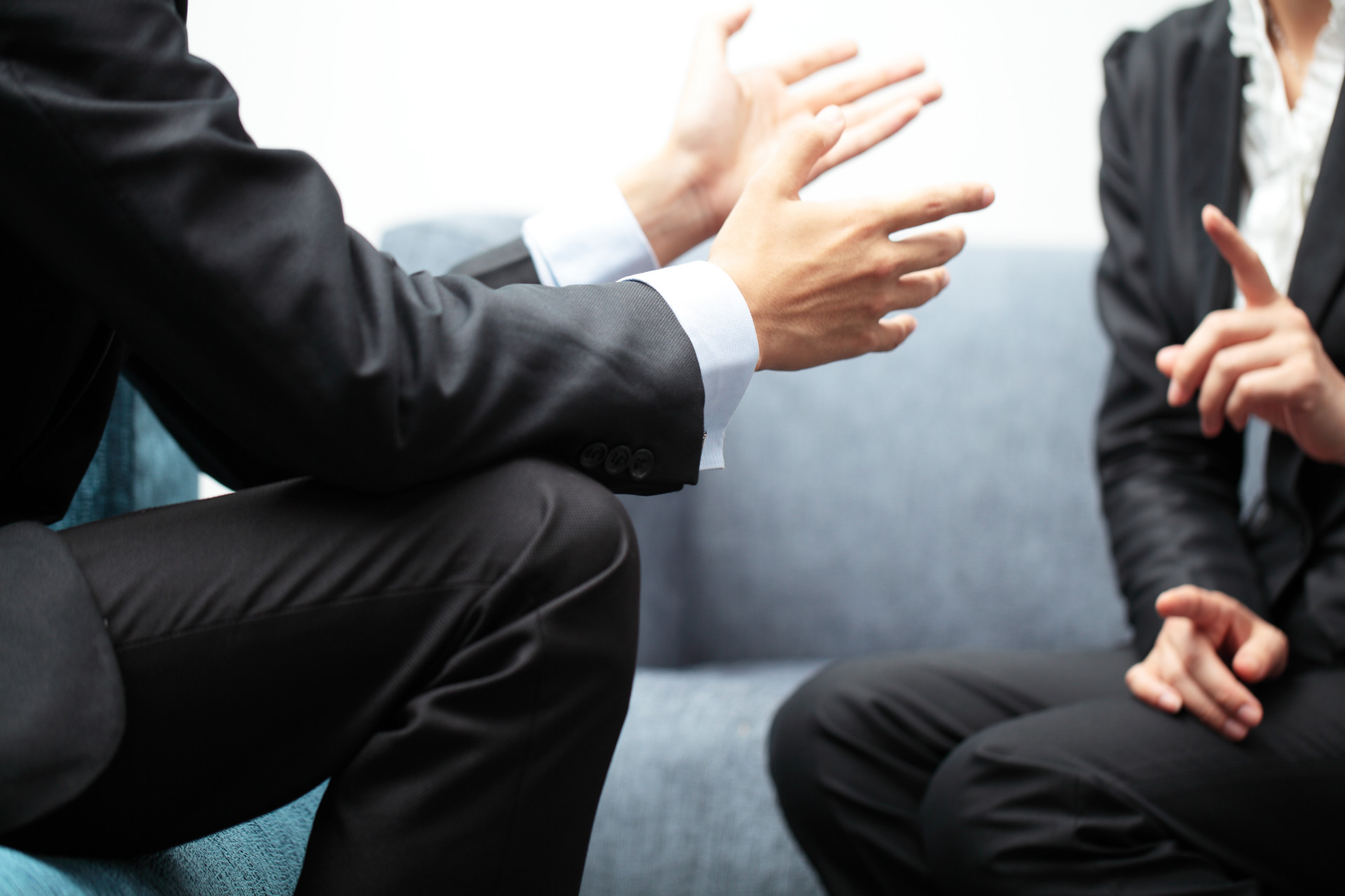 The secret body language of politicians