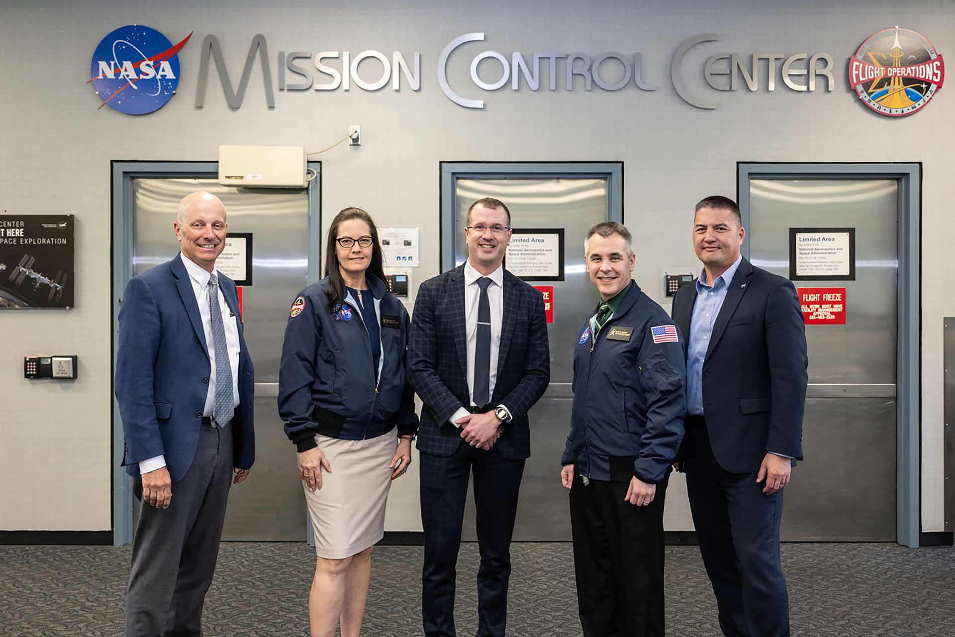 Mission Control 'members only': NASA flight directors don new jacket