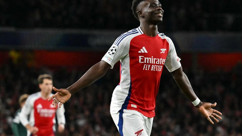 'Massive weapon' Bukayo Saka 'ready to go' for Arsenal after long ...