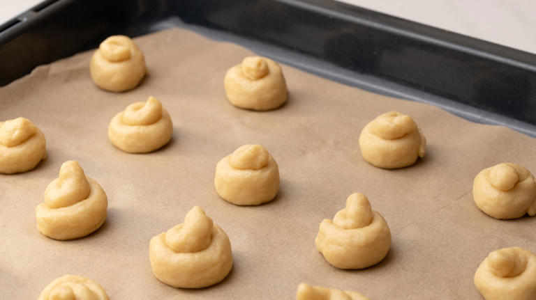 Uncinetti: The Italian Cookies You Should Always Serve On Easter