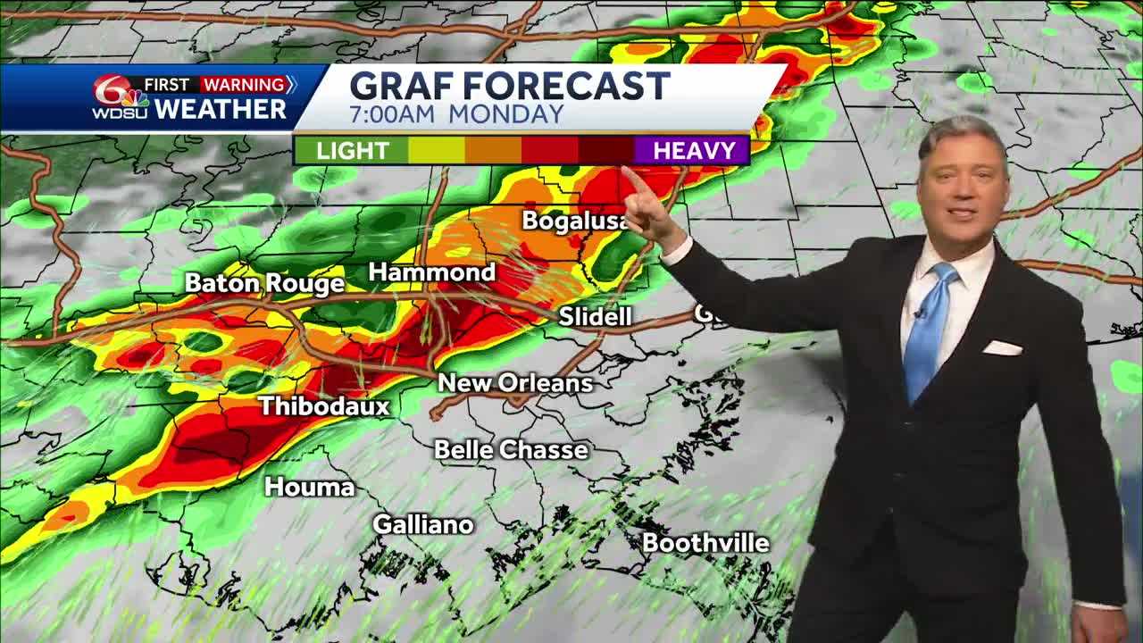 Heavy rain triggers flash flood warning in New Orleans Metro-area