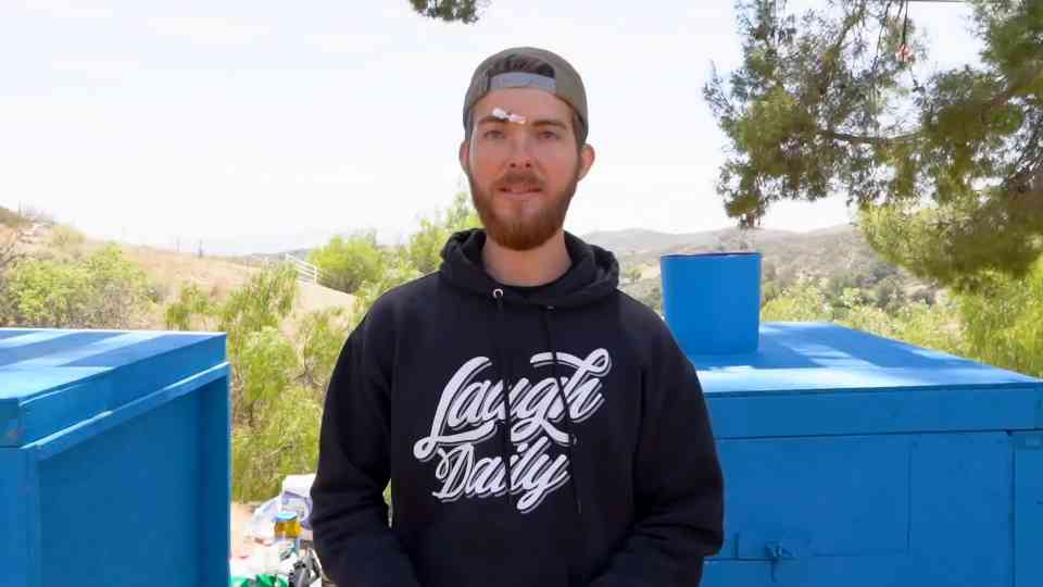 100 Mystery Buttons.. Only 1 Will Let you ESCAPE this Unbreakable Box!