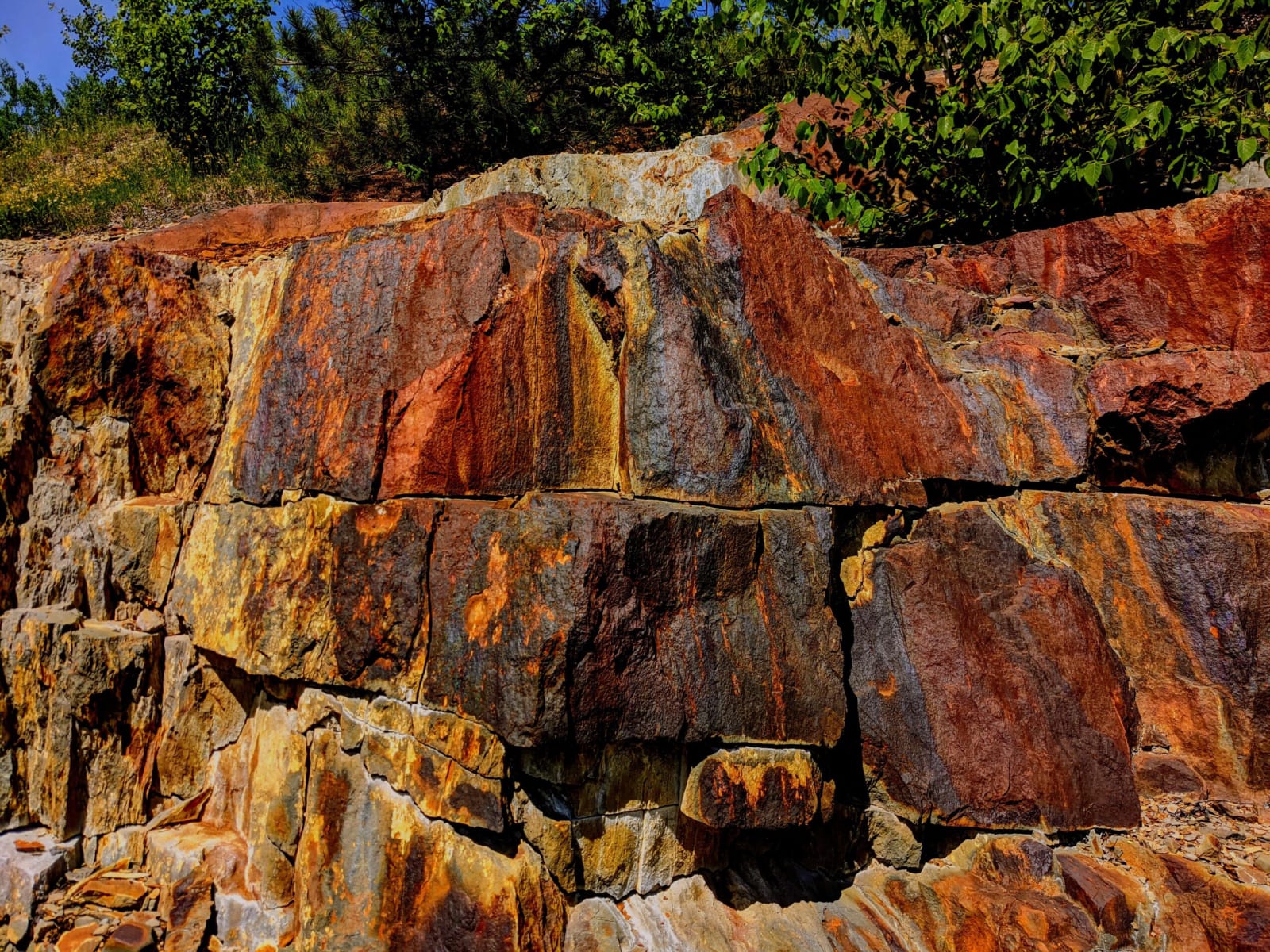 Geologists Use Rusty Rocks to Trace a Billion-Year Gap in Earth’s Timeline