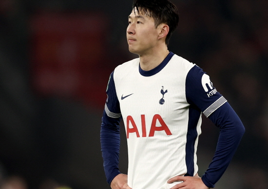 충격 주장! "손흥민 때문에 토트넘 14위"…118,000,000,000원 '쩐의 전쟁' EPL 2위 특급 FW 영입한다