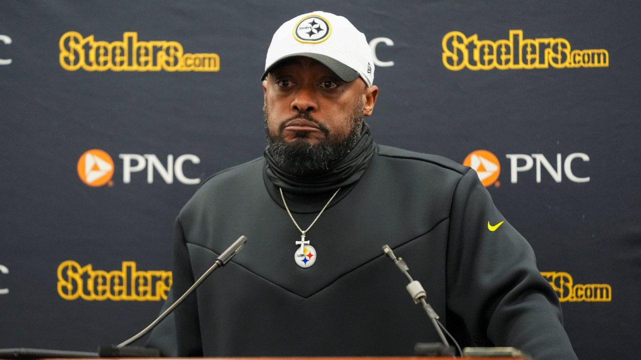 Steelers head coach Mike Tomlin steps down