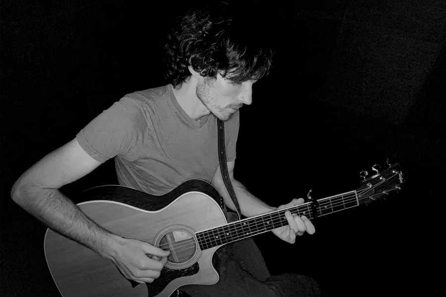 Floral Couches, Richard Tyler Epperson y George Collins Band: Melodías Íntimas