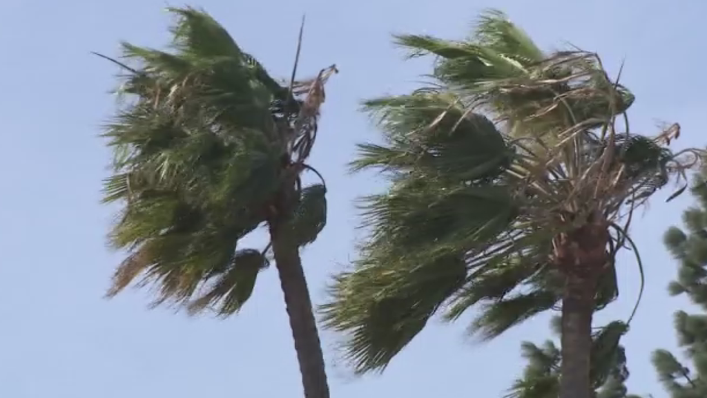 Weather officials issue wind advisory for parts of Antelope Valley