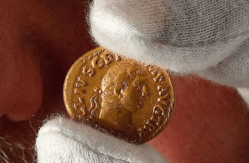 Rare Roman coin of Emperor Vitellius sells for £4,700