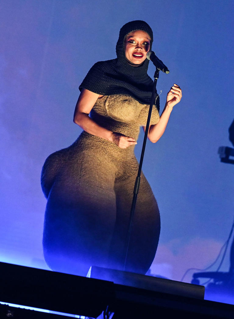 What Was Erykah Badu’s Outfit at the Women in Music Awards?