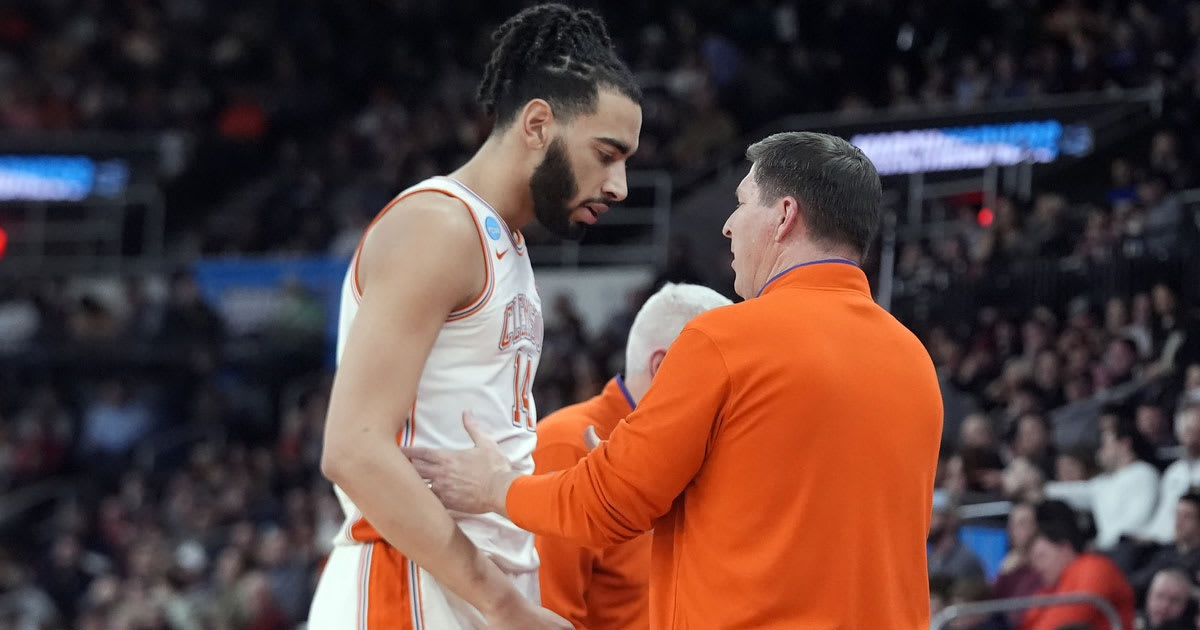 Clemson center Christian Reeves enters NCAA transfer portal