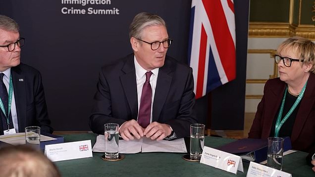 Immigration summit aims to tackle 'vile trade' of people-smuggling