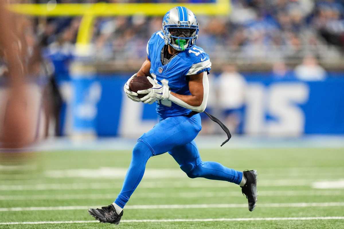 Lions' Kalif Raymond Agrees to Restructured Contract With Pay Cut