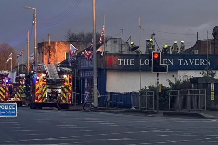 Huge fire near famous Rangers themed Louden Tavern pub in Glasgow