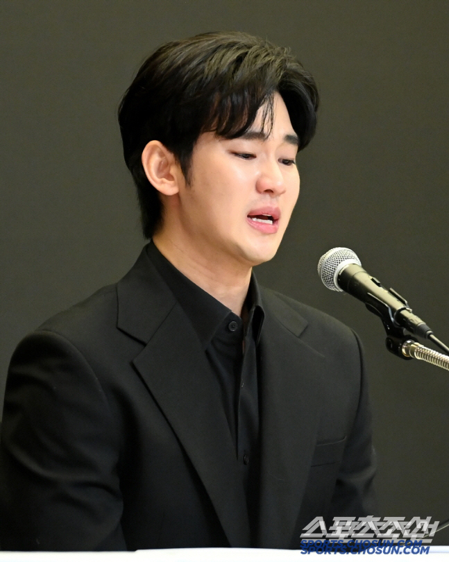 Fake evidence Kim Soo-hyun revealed the video again..Should I explain ...