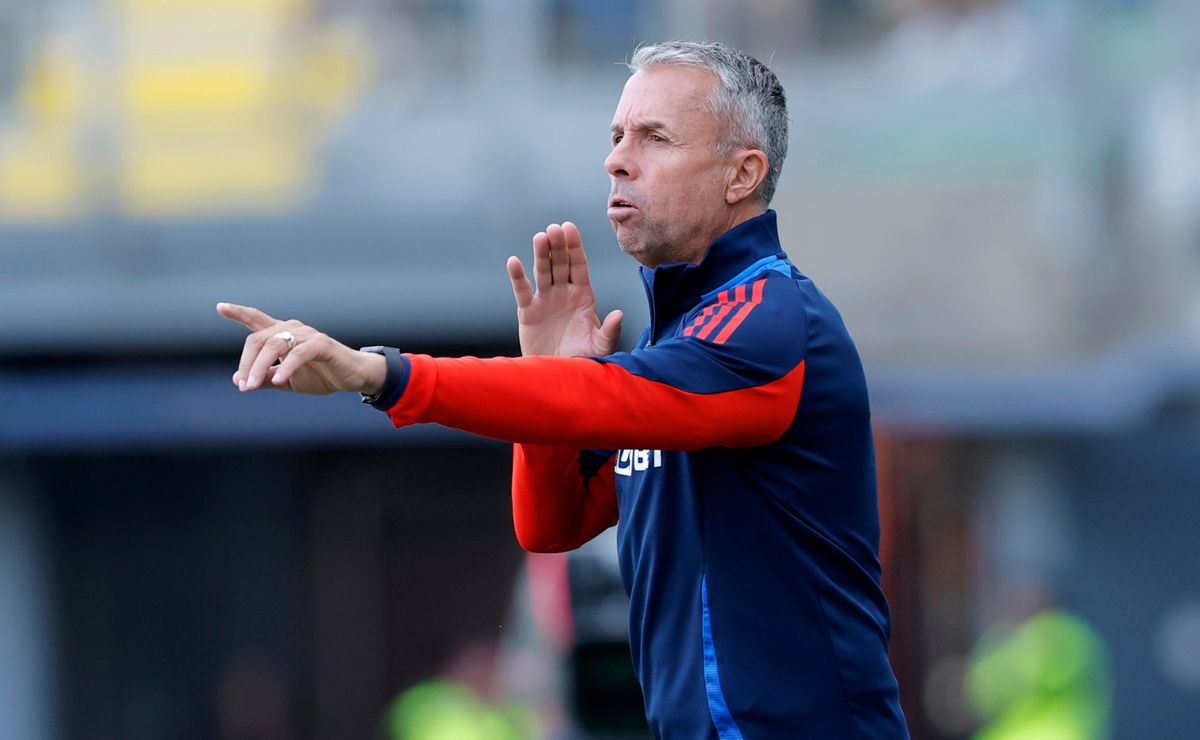 Tito Awad no quiere ni pensar en una posible salida de Gustavo Álvarez ...