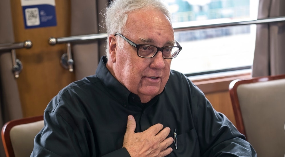 Billionaire Warren Buffett's Son Says Everyone Assumes He's Rich — 8 ...