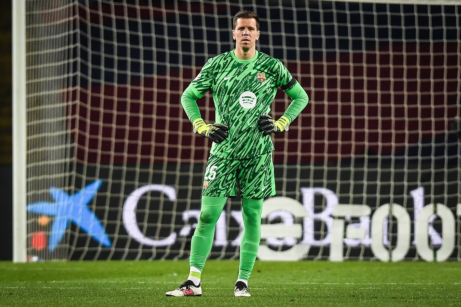 Wieści o powrocie ter Stegena, a teraz ultimatum ws. Szczęsnego. Zgroza ...