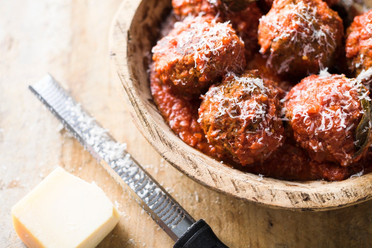 These streamlined Neapolitan meatballs are made with panko breadcrumbs