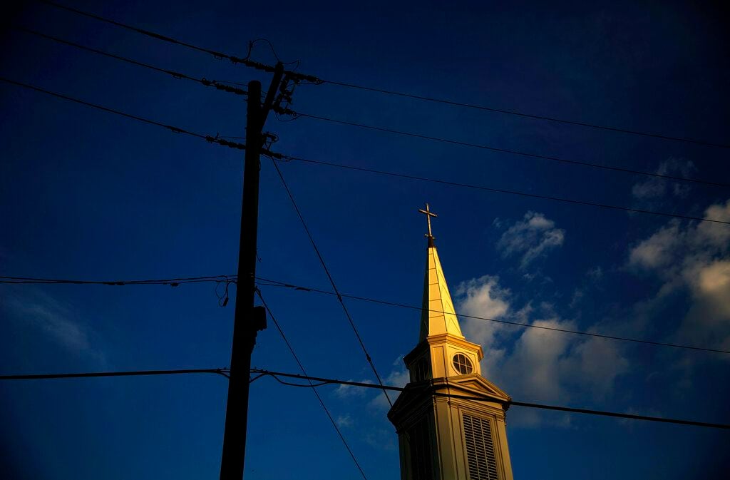 Man poses as insurance adjuster, pleads guilty to swindling GA church ...