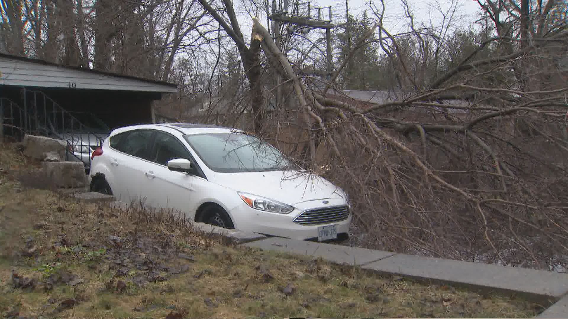 Power still out for 3,000 Barrie residents after weekend storm